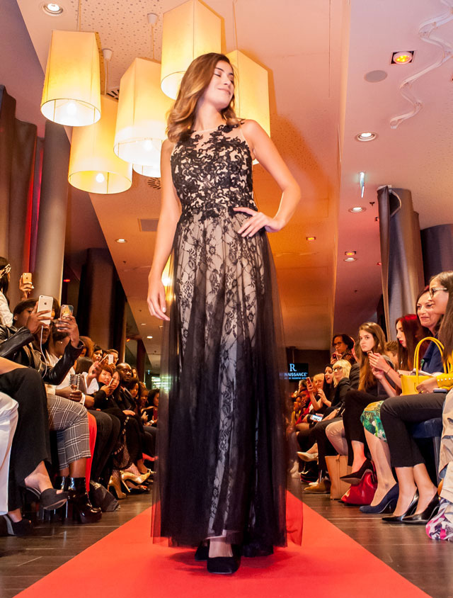 Glamorous Long Black Lace Soiree Dress without Sleeves (36175200)